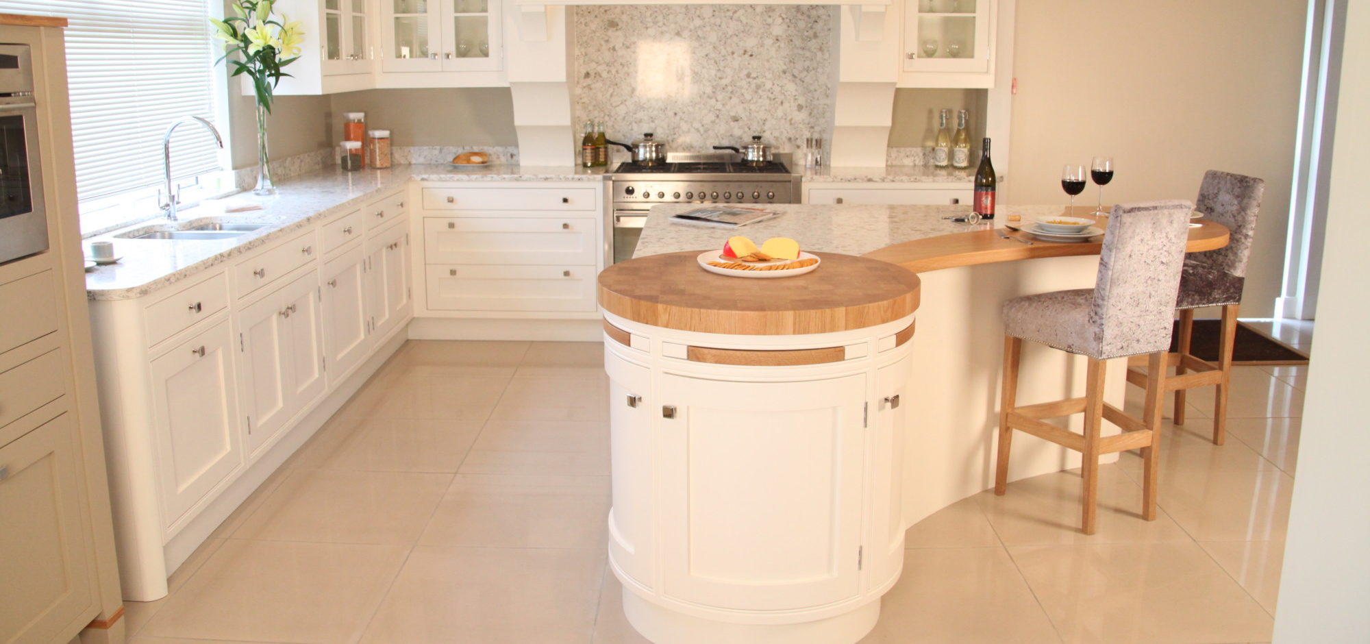 Curved Kitchen Inspiration | Curved Kitchen Gallery | Arthan Kitchens