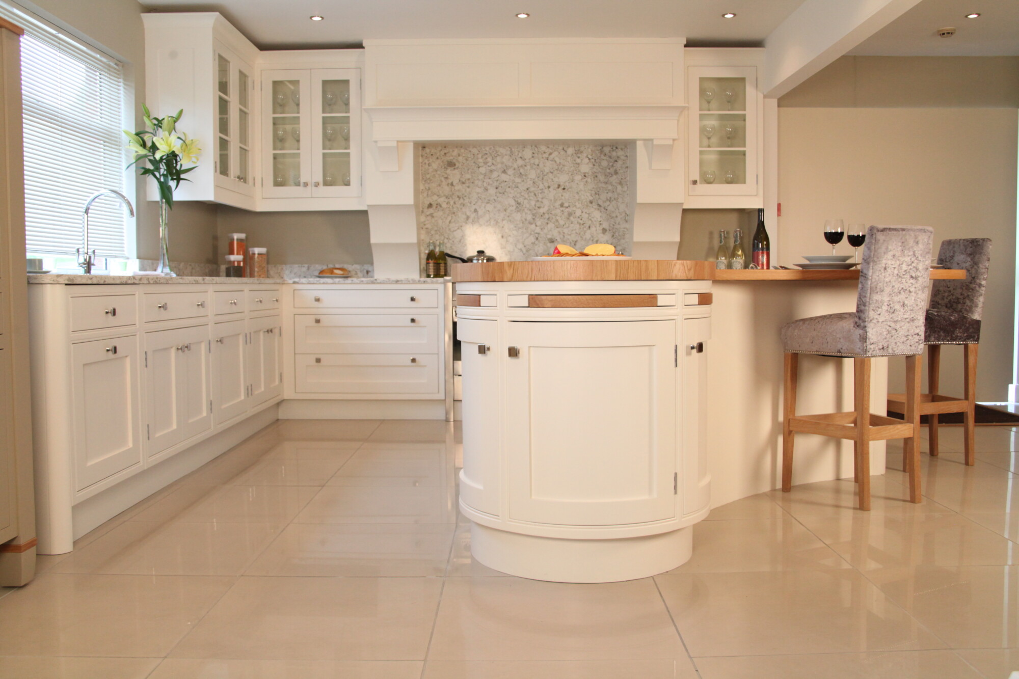 Curved Kitchen Inspiration | Curved Kitchen Gallery | Arthan Kitchens